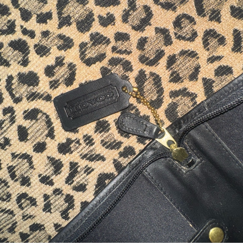 Vintage Coach Tie Holder - Gem